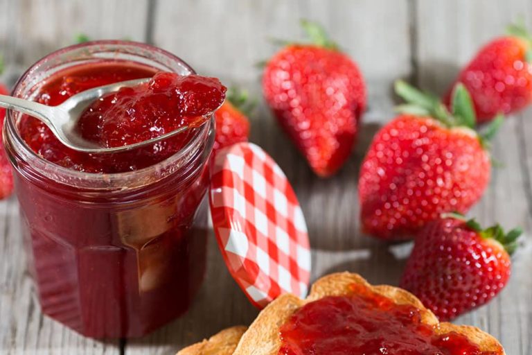 15 Minute Strawberry Peach Jam - Brooklyn Farm Girl