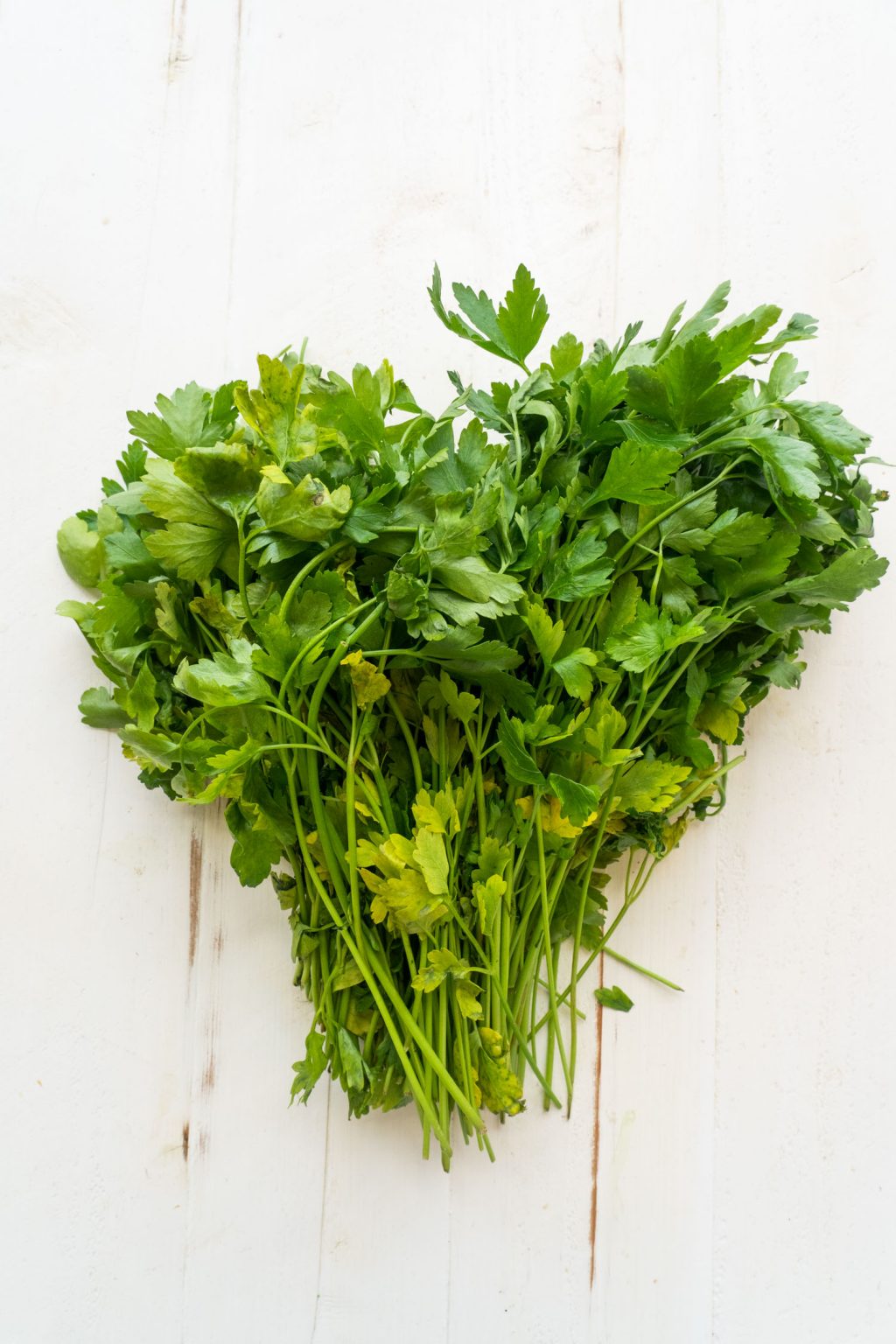 How to Dry Parsley In The Microwave - Brooklyn Farm Girl