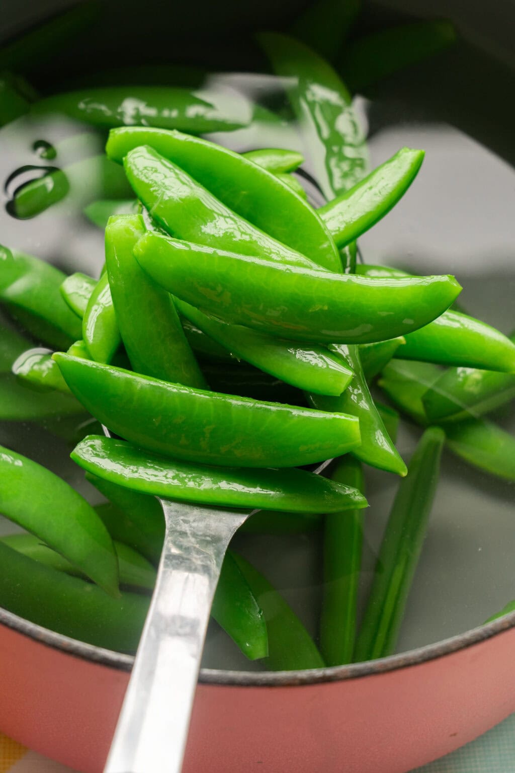 Perfectly Blanched Sugar Snap Peas (for Snacking!) - Brooklyn Farm Girl